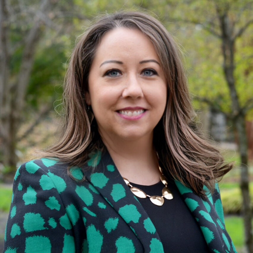 Jennifer Martinez - O'Neill : O'Neill